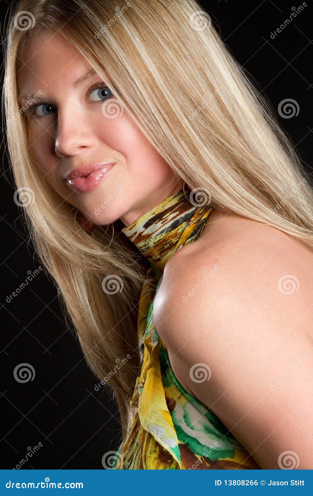 Muchacha bonita foto de archivo. Imagen de mujer, hembra - 13808266