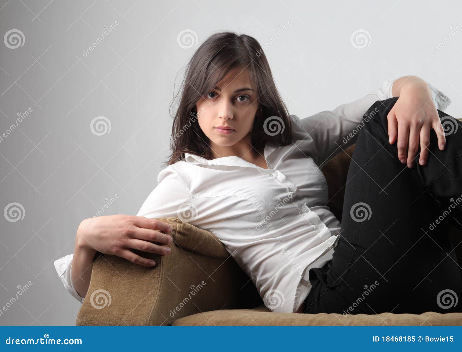 Muchacha bonita imagen de archivo. Imagen de resto, butaca - 18468185