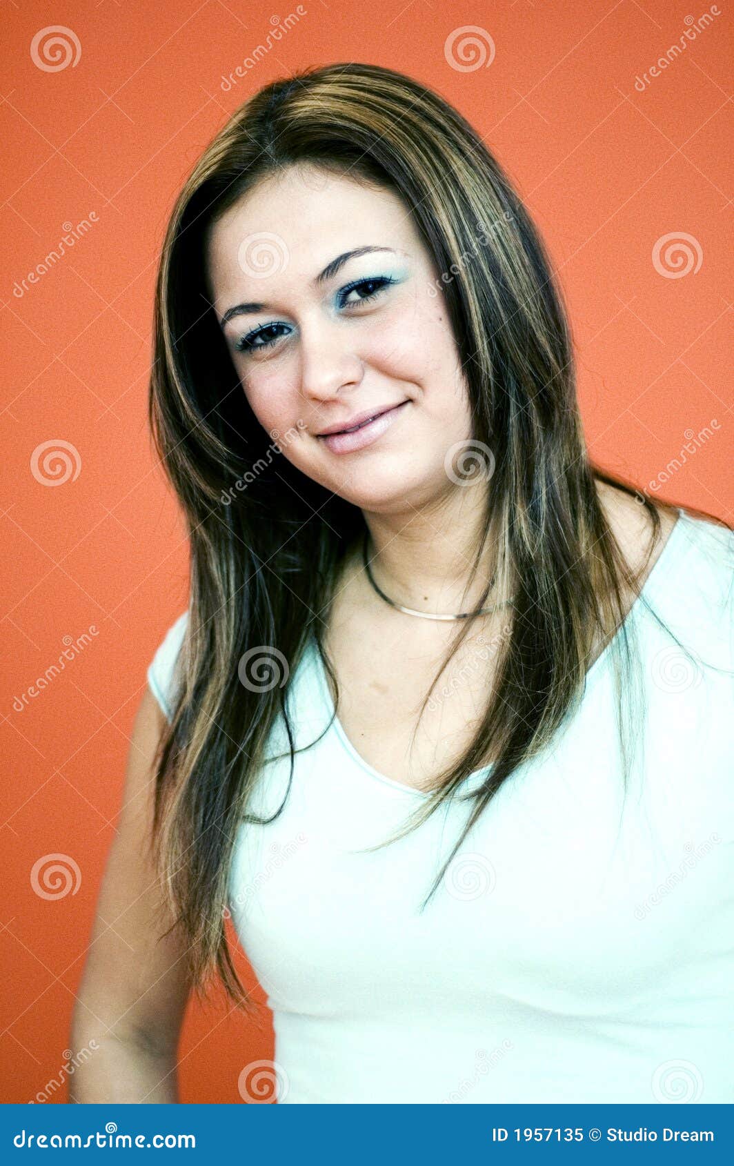 Muchacha bonita imagen de archivo. Imagen de joven, hembra - 1957135