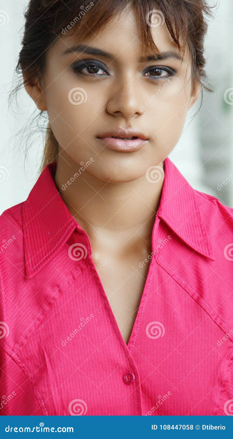 Muchacha bonita peruana foto de archivo. Imagen de juventud - 108447058