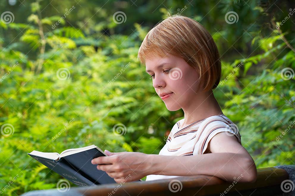 Muchacha del estudiante imagen de archivo. Imagen de salvaje - 911537