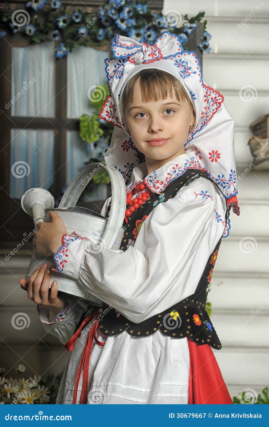 Muchacha En Traje Nacional Polaco Imagen de archivo - Imagen de campo ...