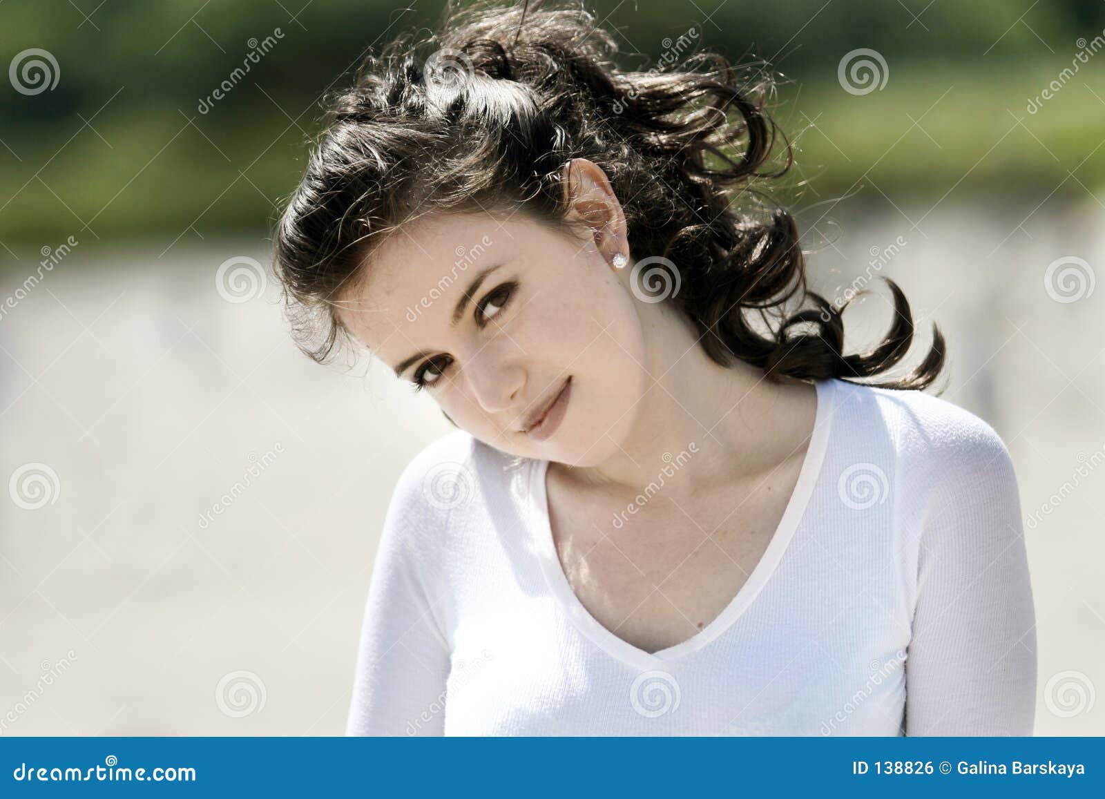 Muchacha hermosa foto de archivo. Imagen de elegancia, elegante - 138826