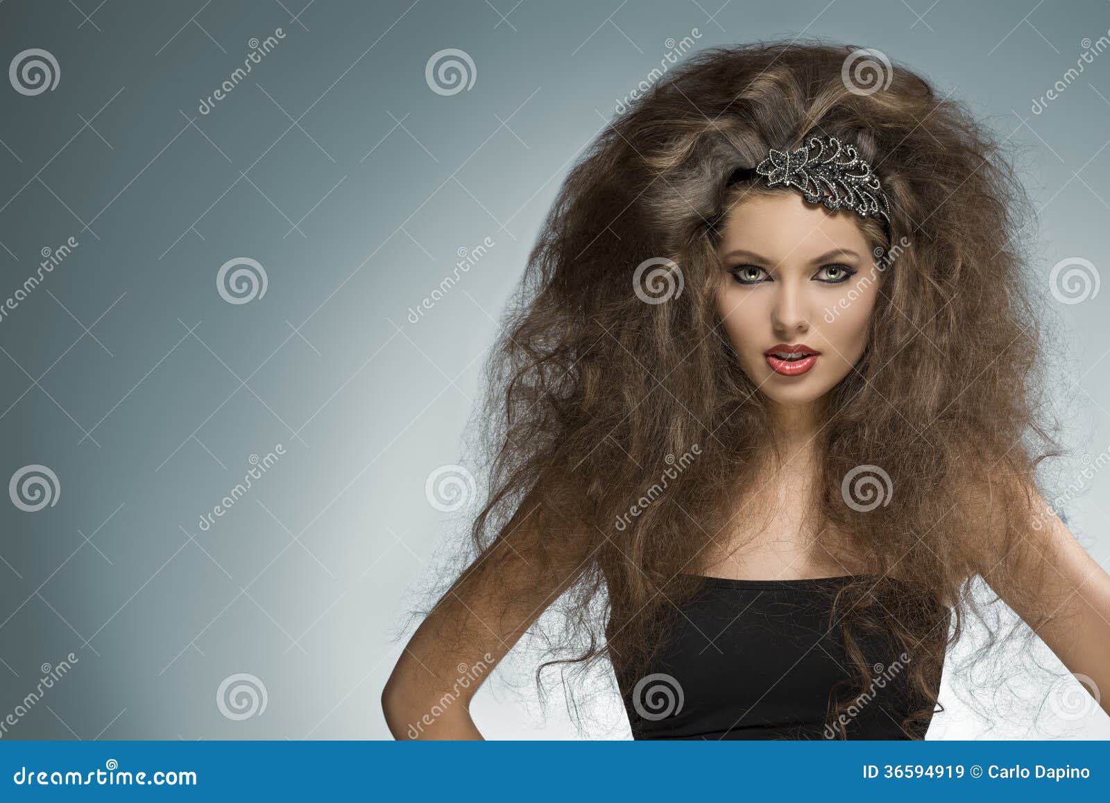 Muchacha rizada de la moda imagen de archivo. Imagen de hembra - 36594919