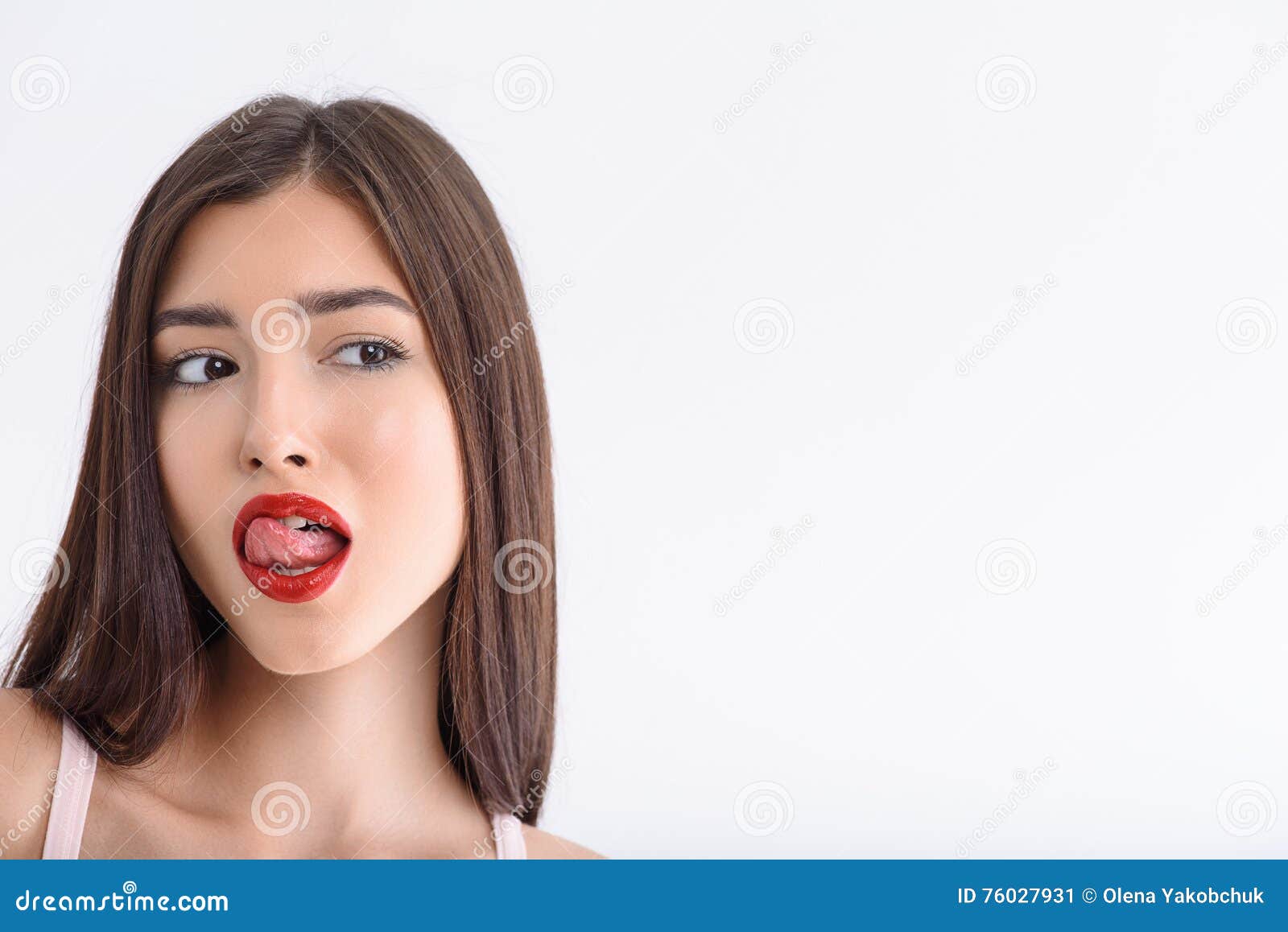 Muchacha Voluptuosa Que Seduce Con Su Aspecto Imagen de archivo ...