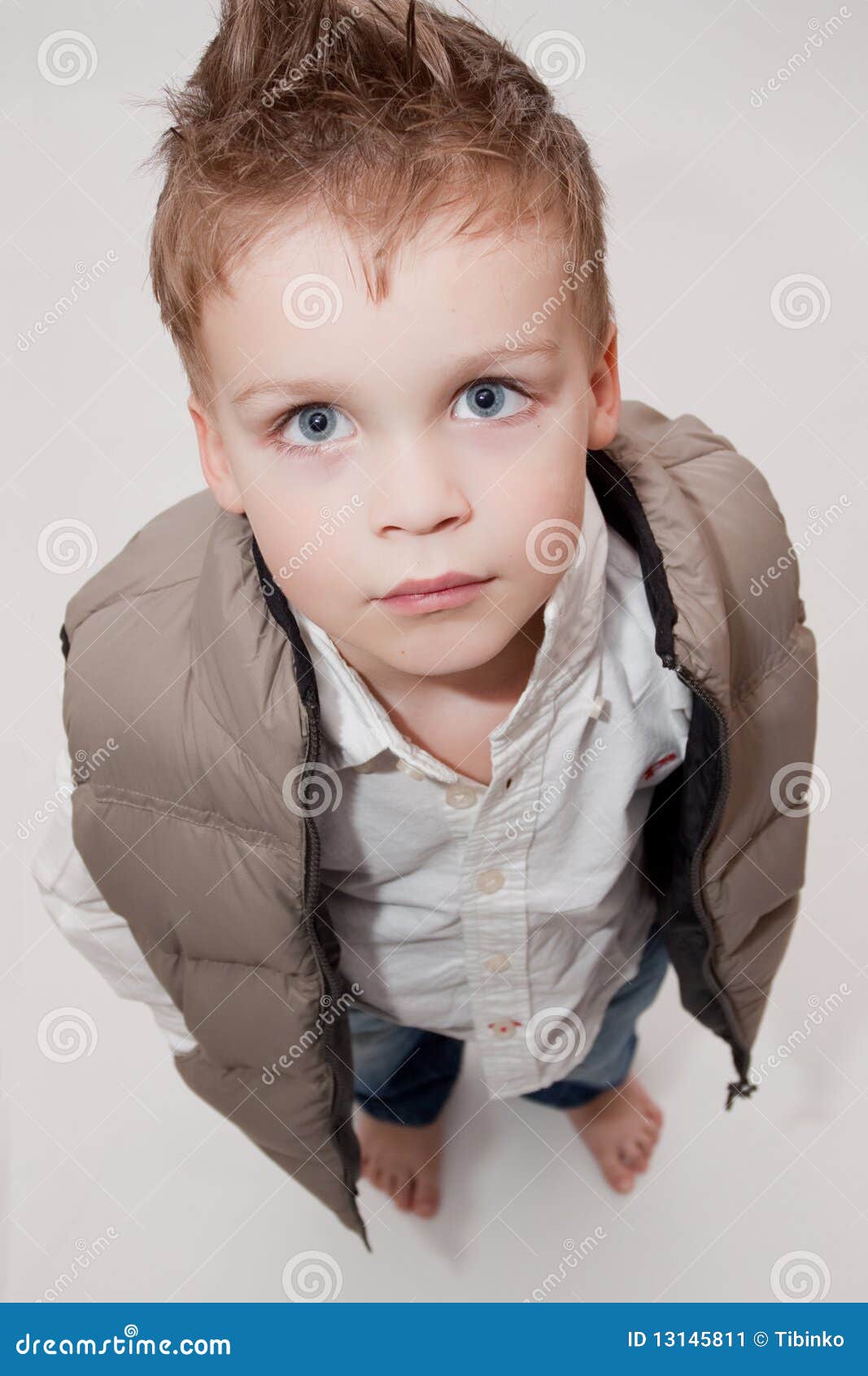 Muchacho imagen de archivo. Imagen de lindo, gente, fondo - 13145811