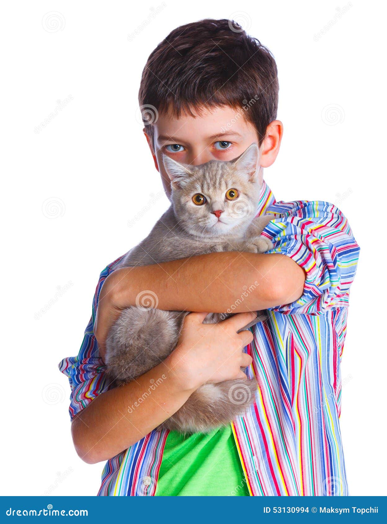 Muchacho con su gato foto de archivo. Imagen de lindo - 53130994