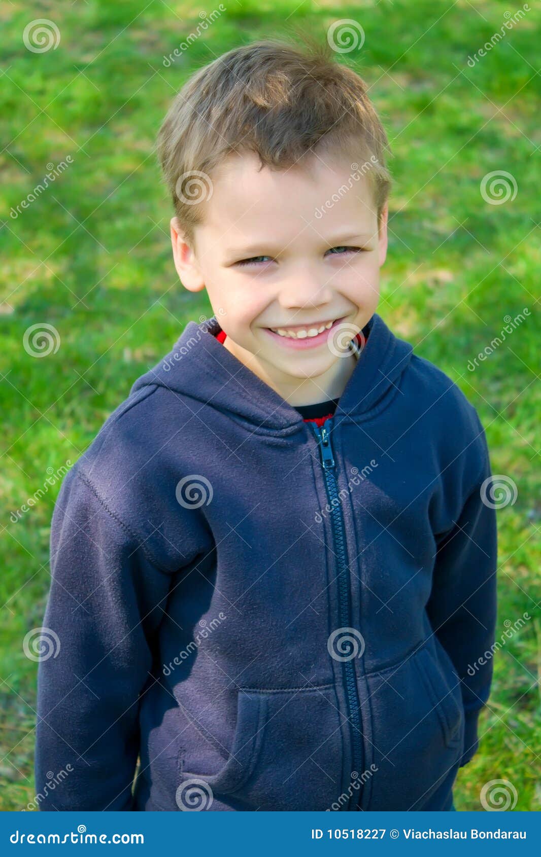 Muchacho feliz imagen de archivo. Imagen de contenido - 10518227