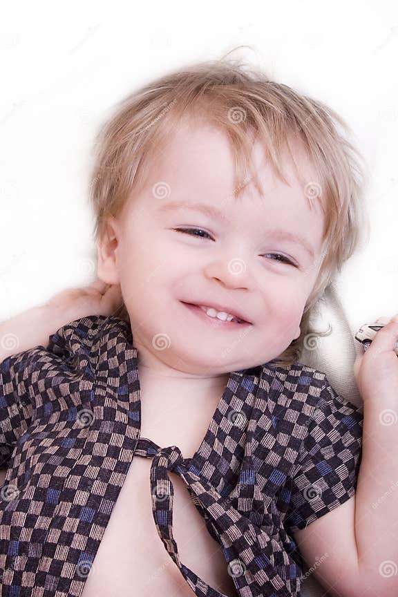 Muchacho feliz imagen de archivo. Imagen de alegre, divertido - 12889773