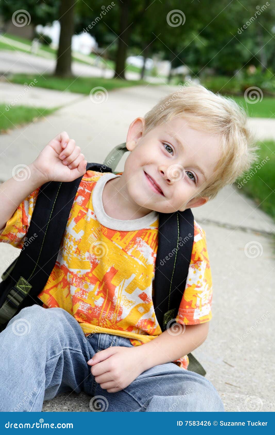 Muchacho feliz foto de archivo. Imagen de adorable, mueca - 7583426