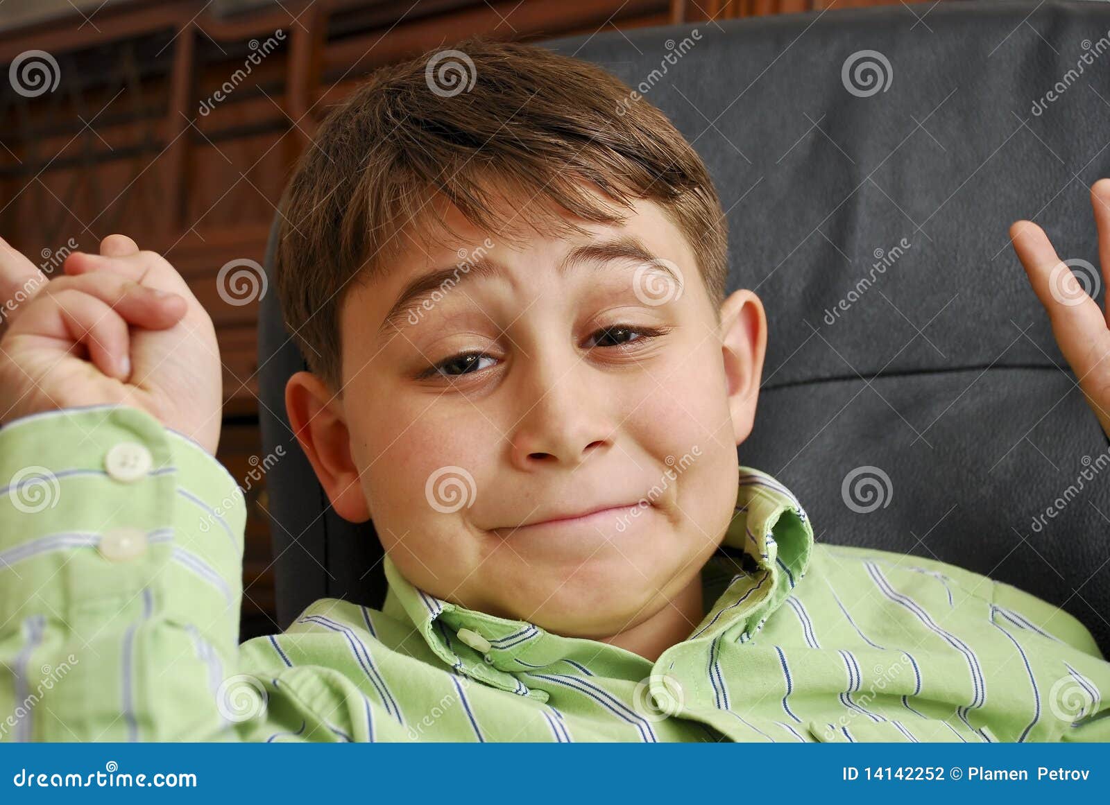 Muchacho feliz estupendo. foto de archivo. Imagen de negocios - 14142252