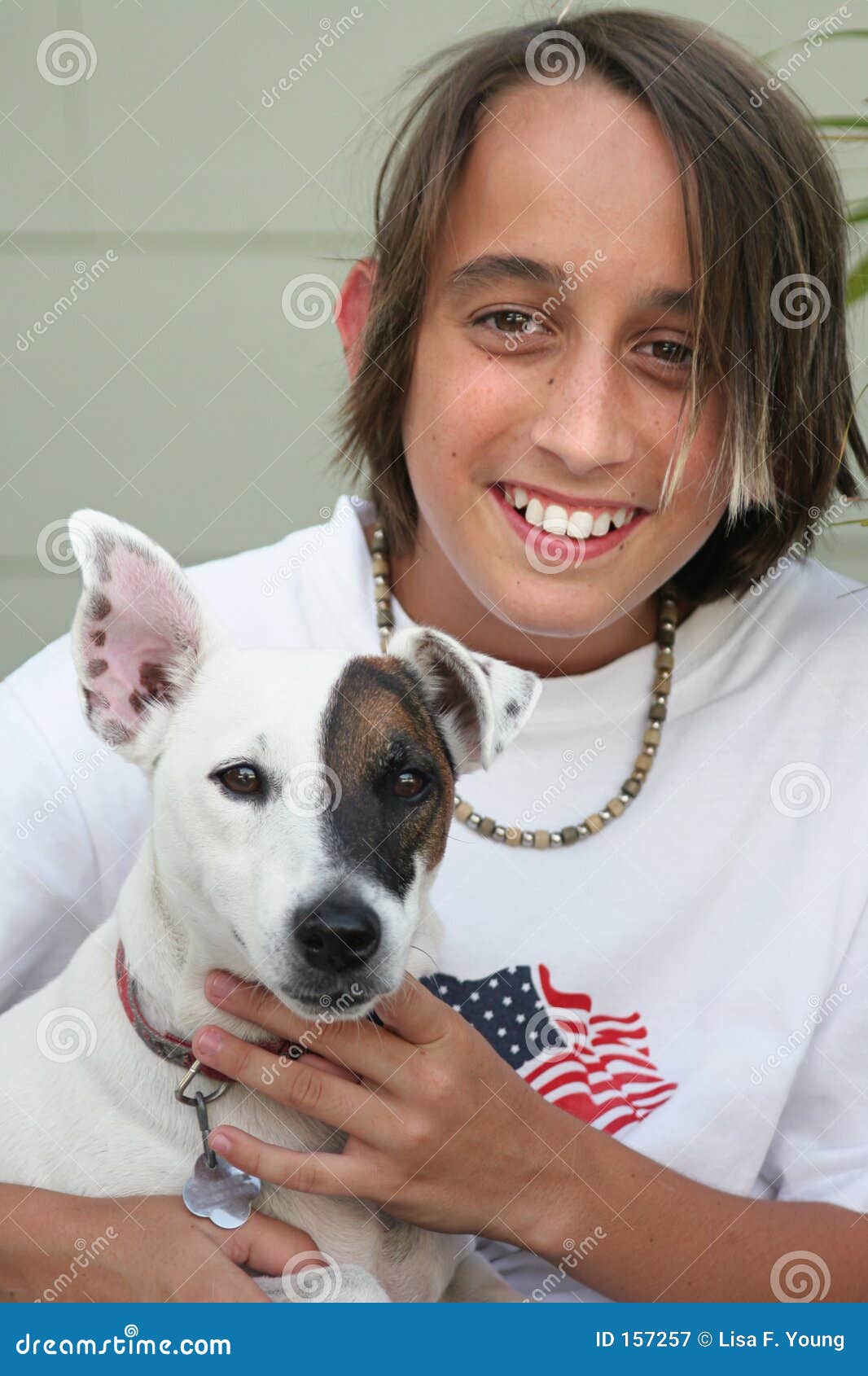 Muchacho y su perro imagen de archivo. Imagen de perezoso - 157257