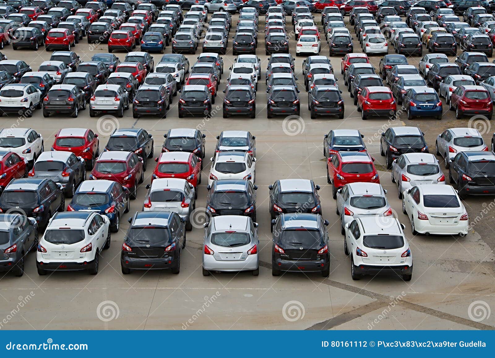 Muchos Coches Que Son Importados Fotografía editorial - Imagen de ...