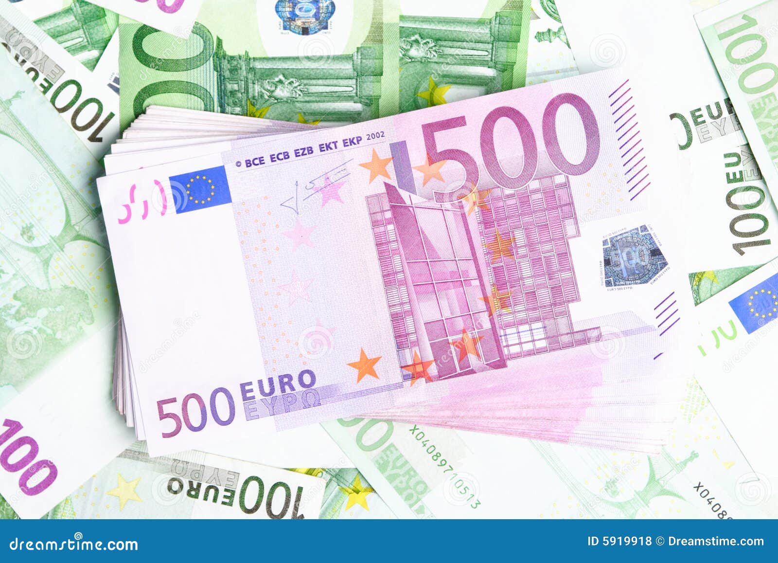Muchos euros foto de archivo. Imagen de efectivo, financiero - 5919918