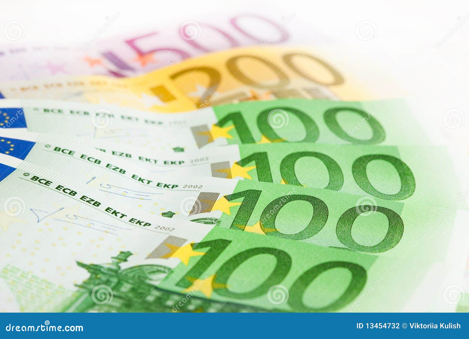 Muchos euros en pila foto de archivo. Imagen de pagado - 13454732