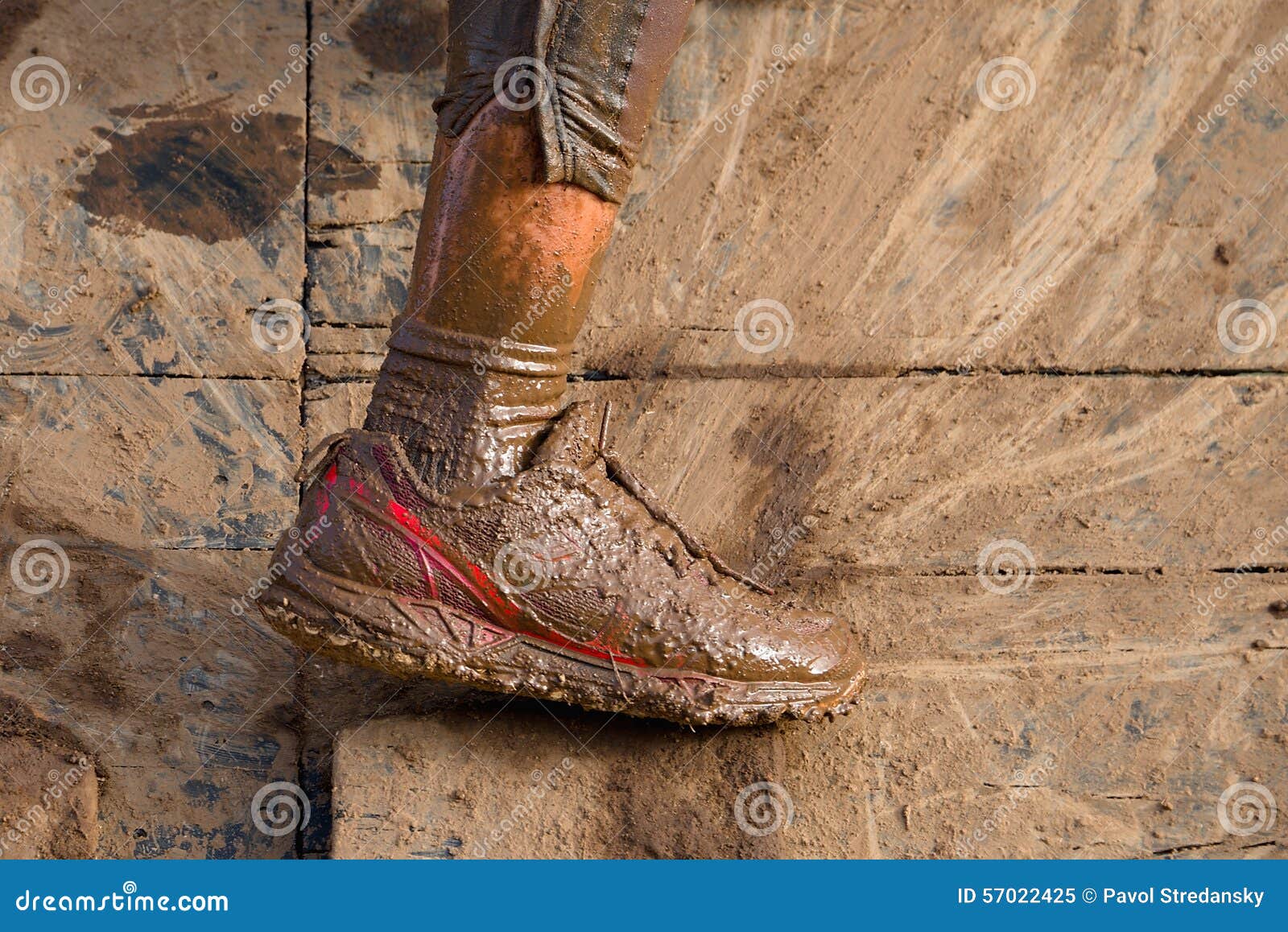 Mud Race Runners Muddy Feet Stock Image - Image of extreme, outdoors ...