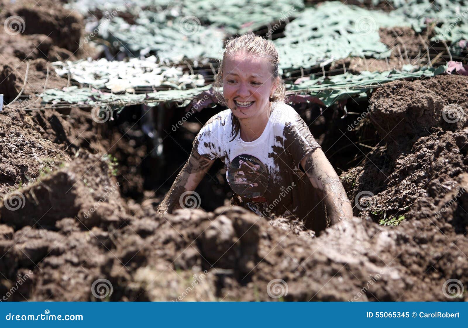 Mud running editorial image. Image of obstacles, women - 55065345