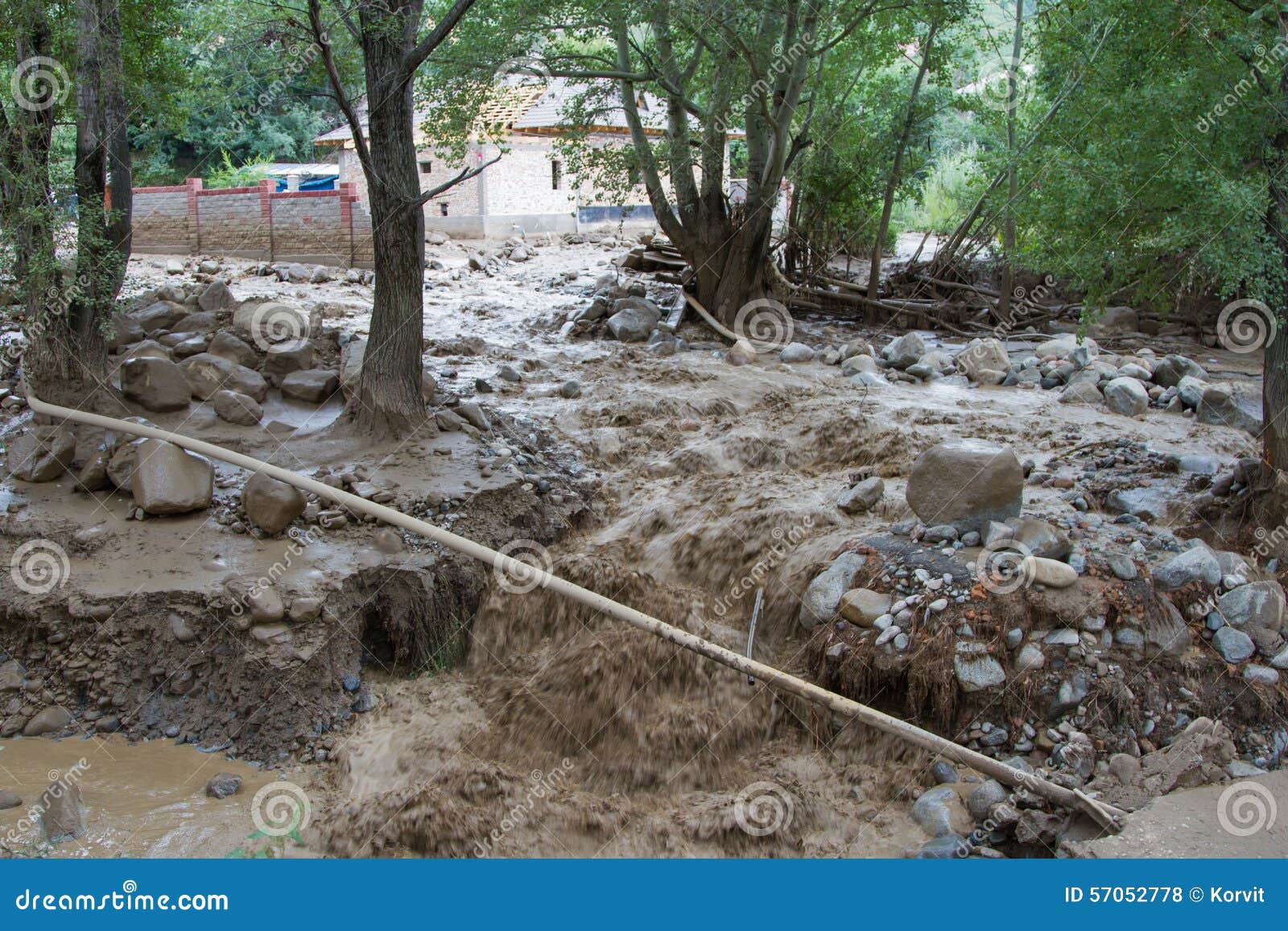 Mudflow stockfoto. Bild von spitze, nachricht, berge - 57052778