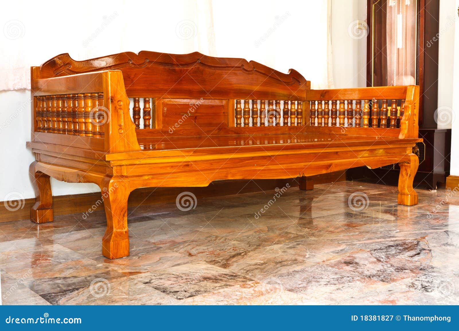 Muebles modernos de madera imagen de archivo. Imagen de adentro - 18381827