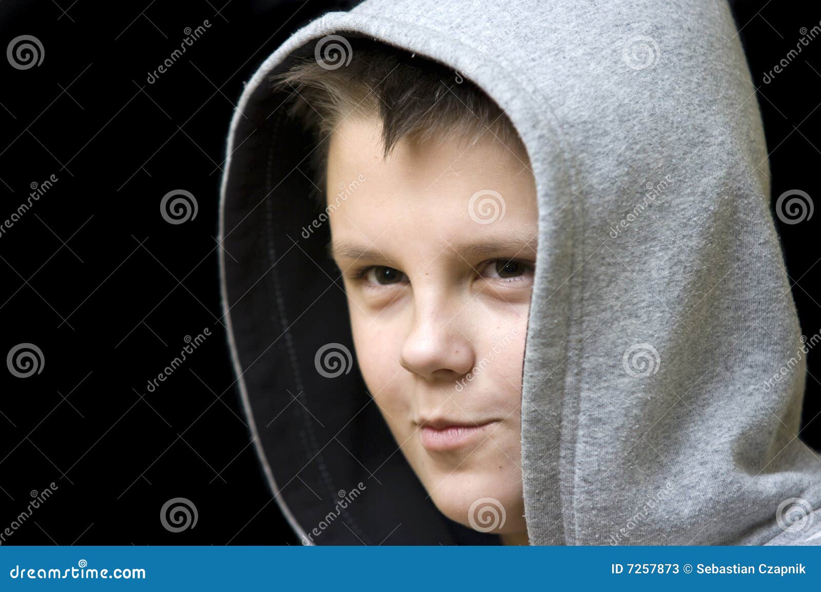 Mueca Del Muchacho Encapuchado Imagen de archivo - Imagen de deporte ...