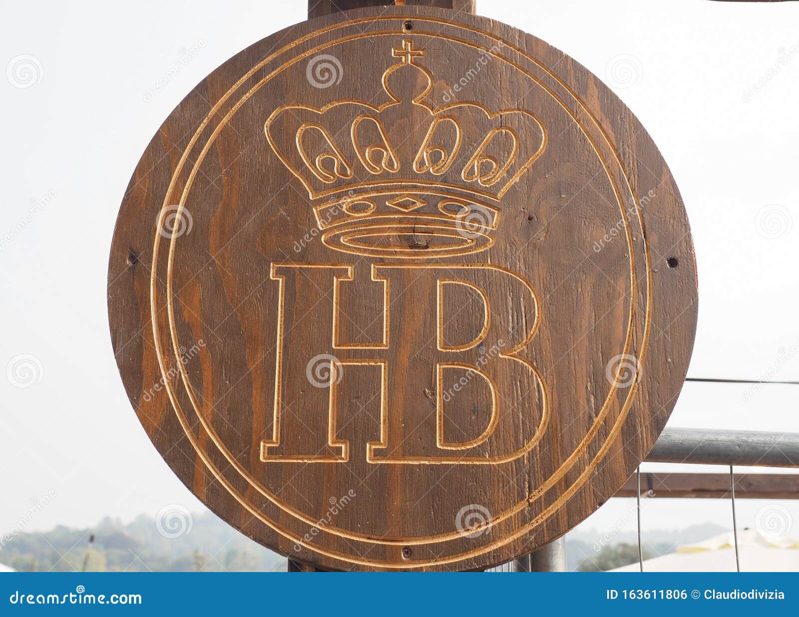 MUeNCHEN - OCT 2019: Hofbraeu Beer Sign Editorial Photo - Image of logo ...