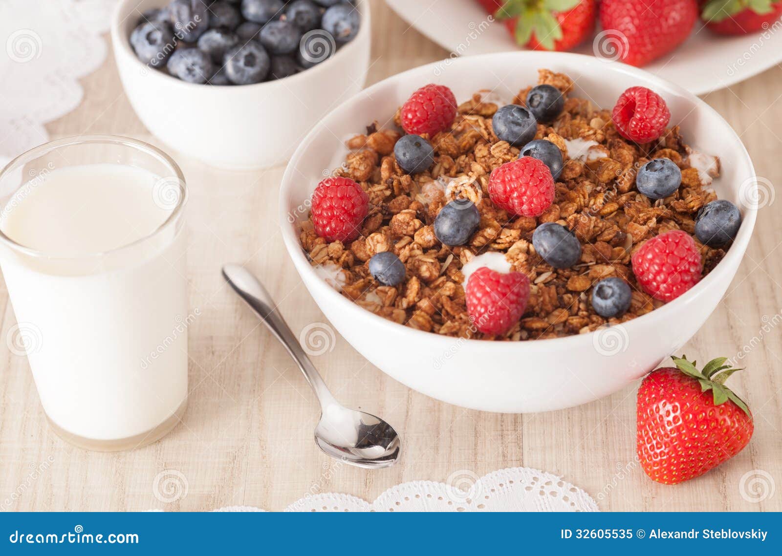 Muesli with berries stock image. Image of milk, ripe - 32605535