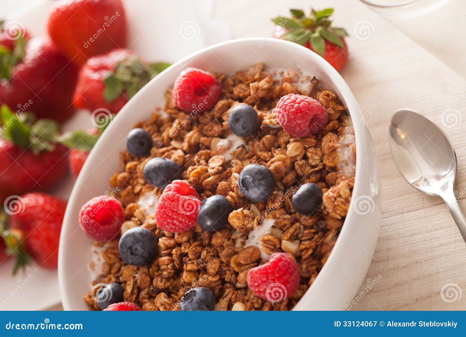 Muesli with berries stock image. Image of served, flakes - 33124067