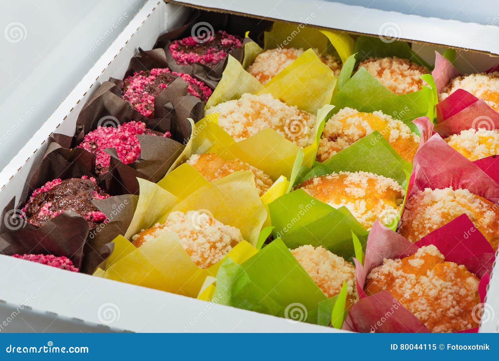 11,360 Muffins Paper Stock Photos - Free & Royalty-Free Stock Photos ...