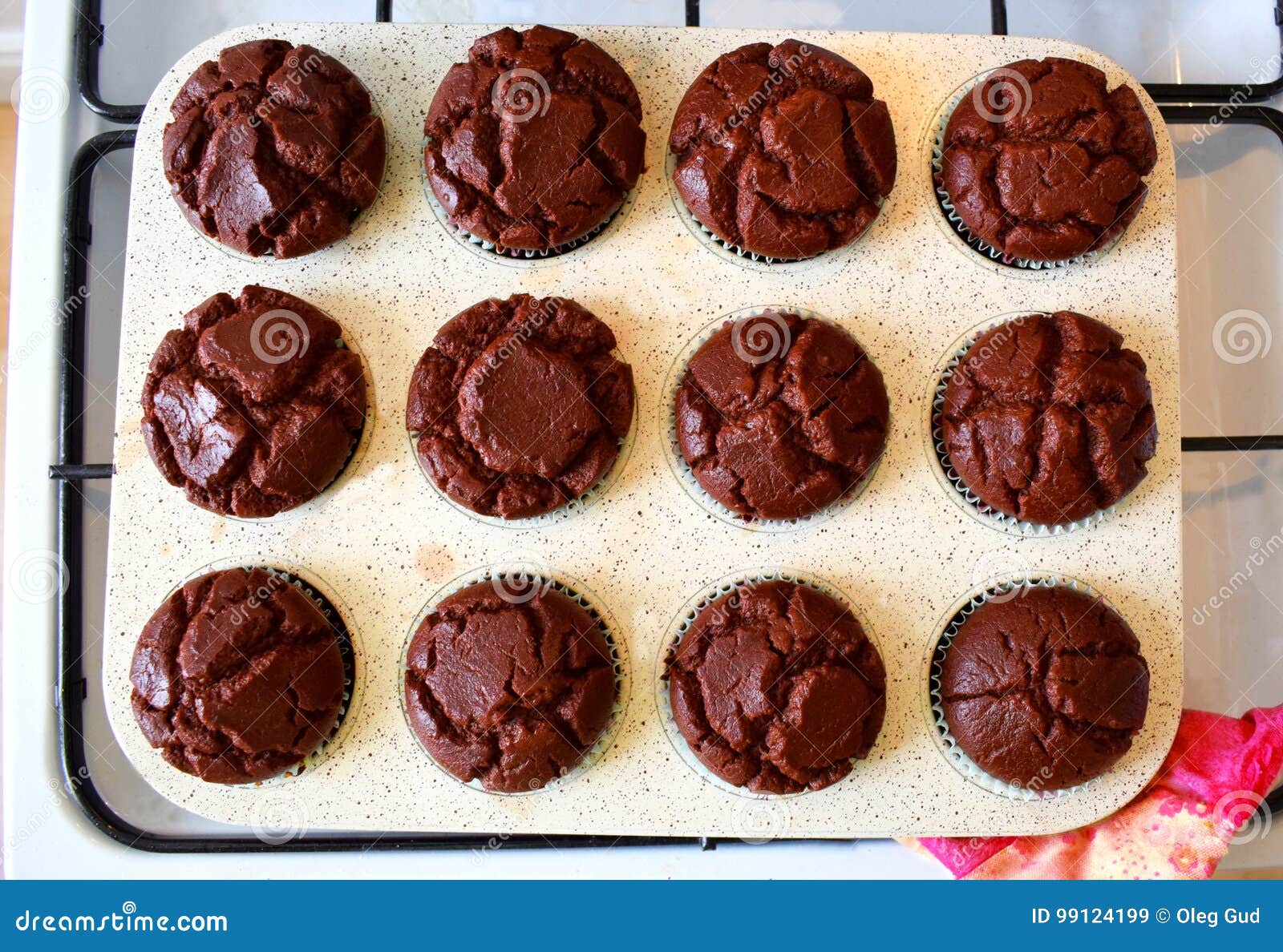 Muffins in muffin form stock image. Image of cake, gourmet - 99124199