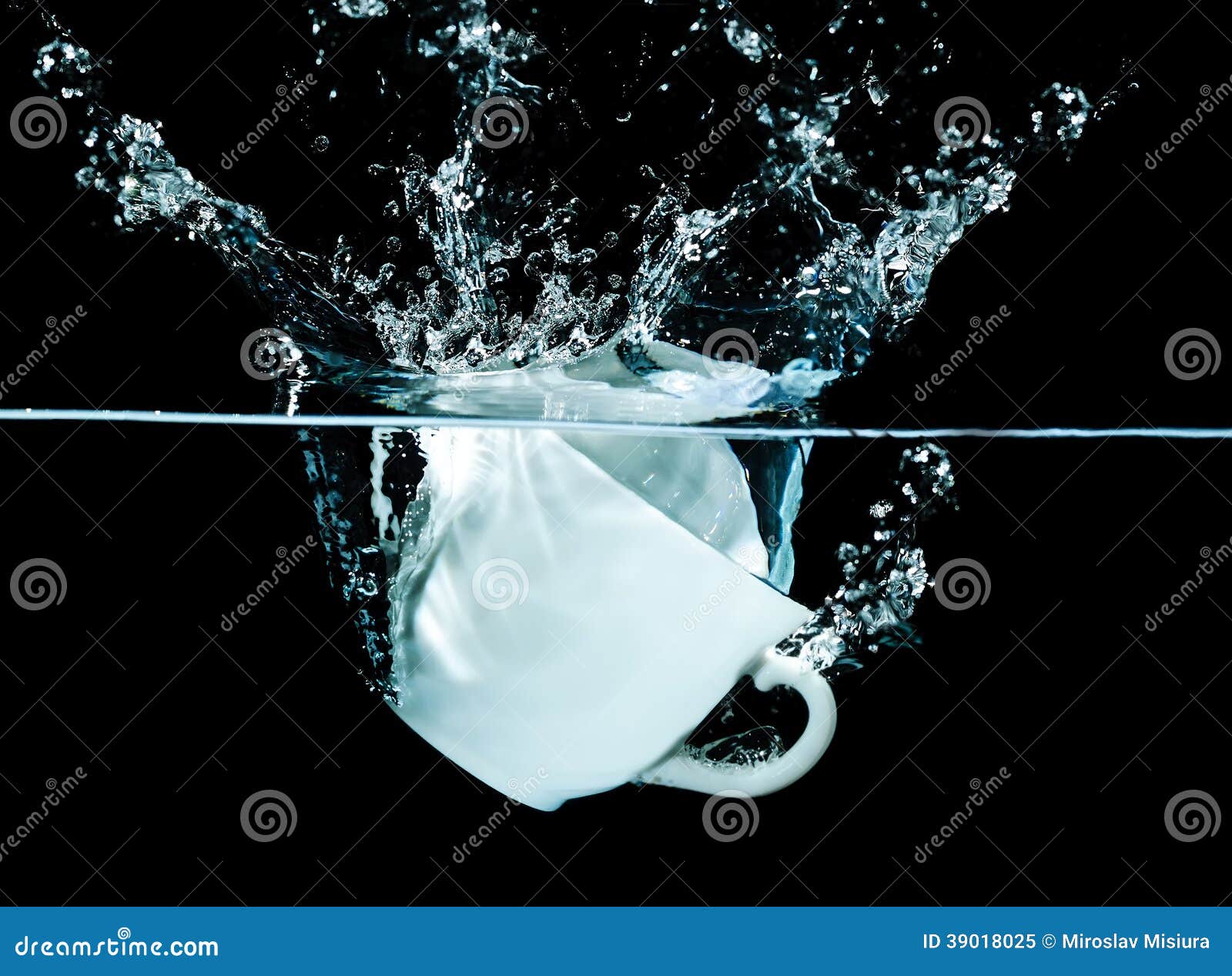 Mug water stock image. Image of spilling, closeup, drop - 39018025