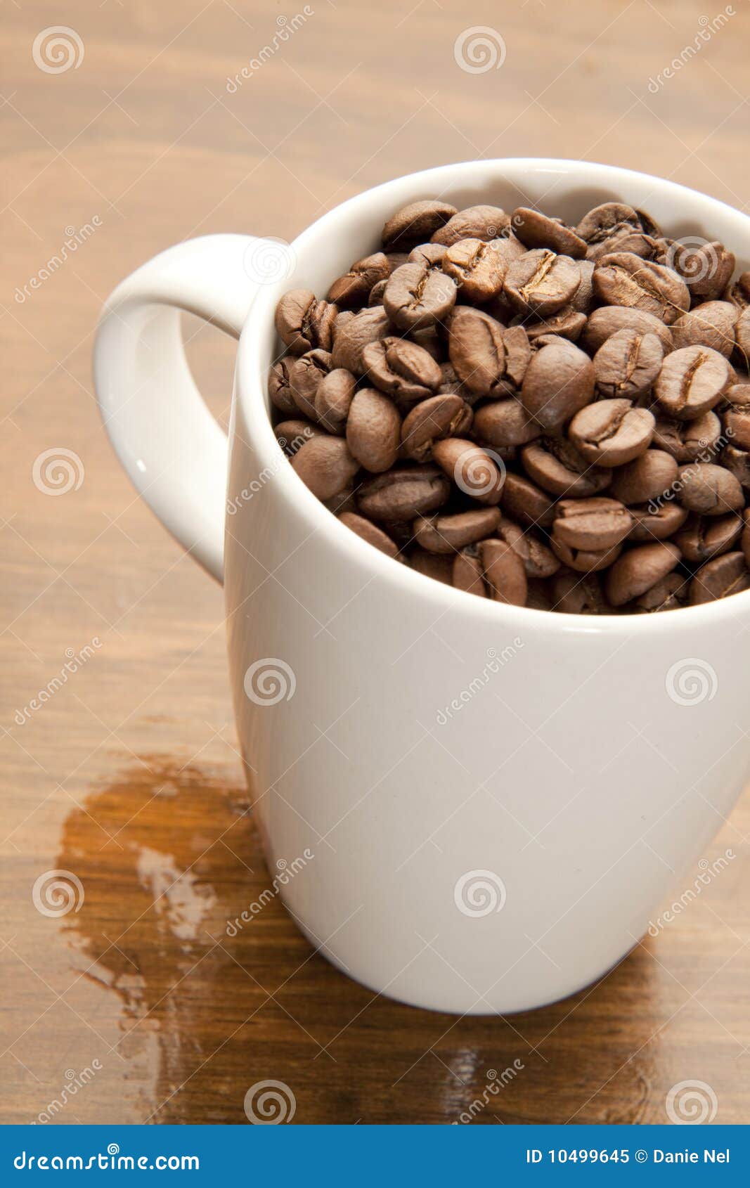 Mugg of coffee beans stock image. Image of wood, roasted - 10499645