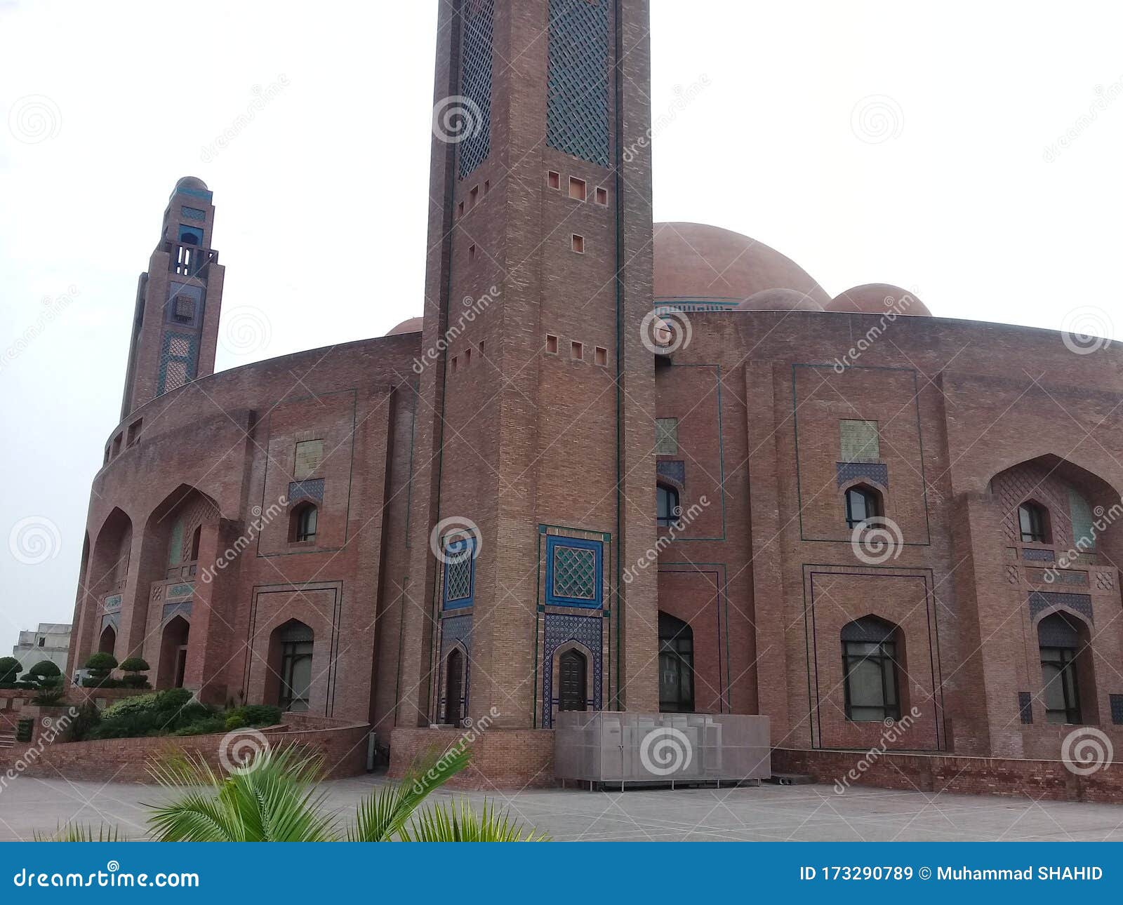 Mughal mosque for muslims editorial stock image. Image of beautiful ...