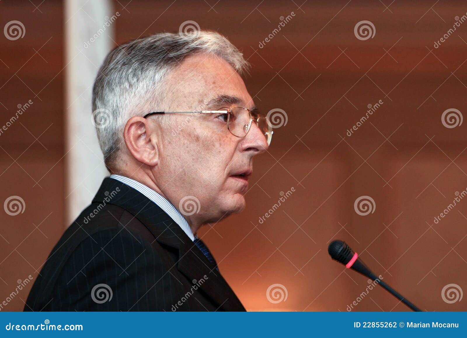 Mugur Isarescu editorial photography. Image of president - 22855262