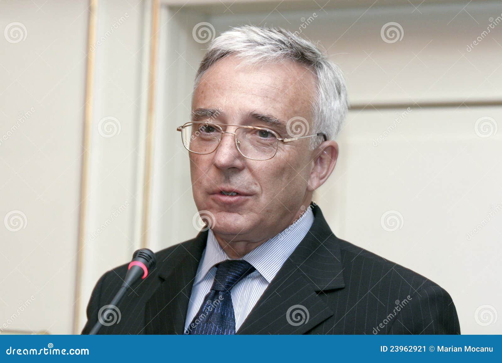 Mugur Isarescu editorial photo. Image of conference, bank - 23962921 Mugur Isarescu editorial photo. Image of conference, bank - 23962921