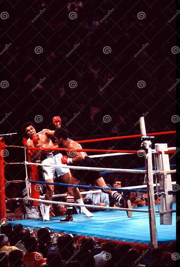 Muhammad Ali V. Leon Spinks Editorial Photo - Image of clay ...