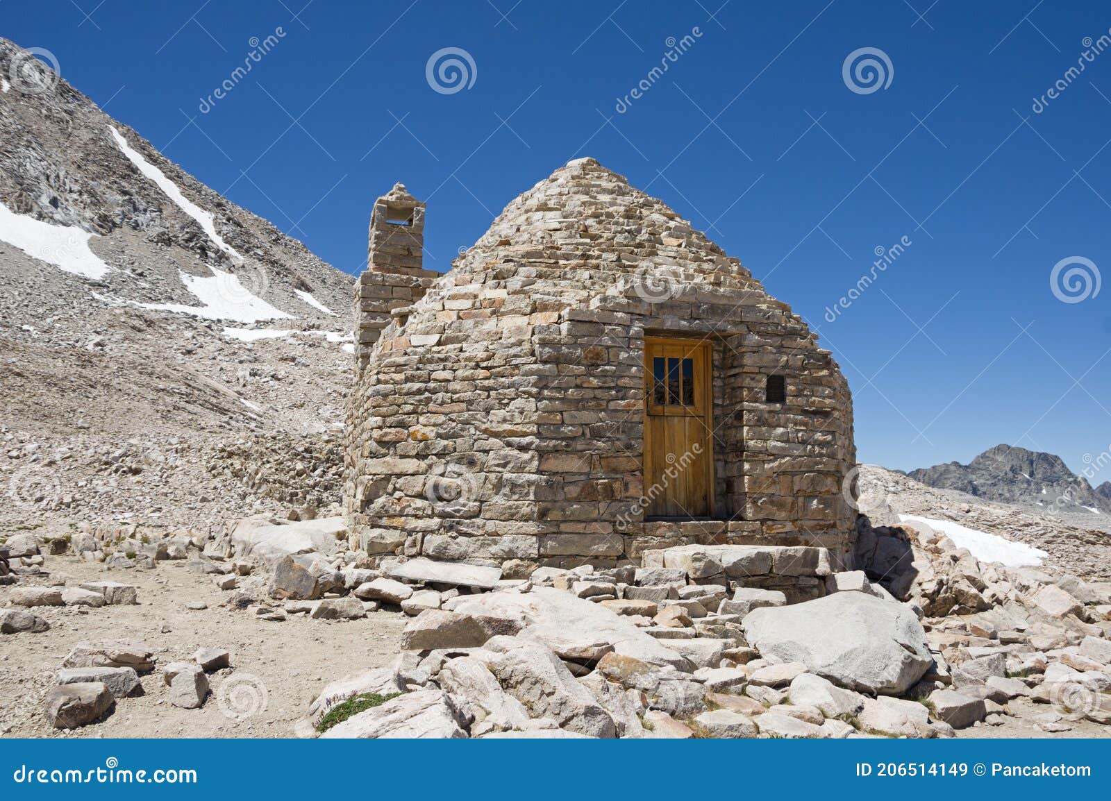 Muir Hut in Kings Canyon National Park Stock Image - Image of rock ...