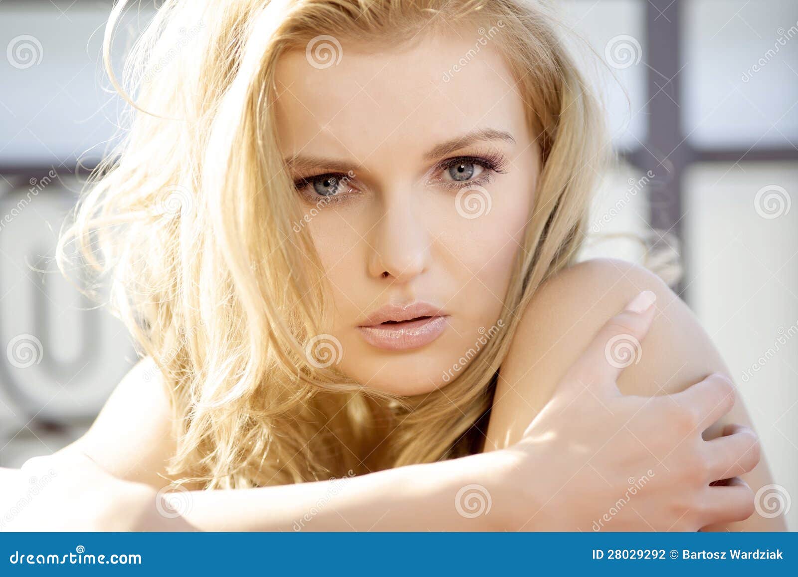 Mujer Adulta Hermosa De La Sensualidad Foto De Archivo Imagen De
