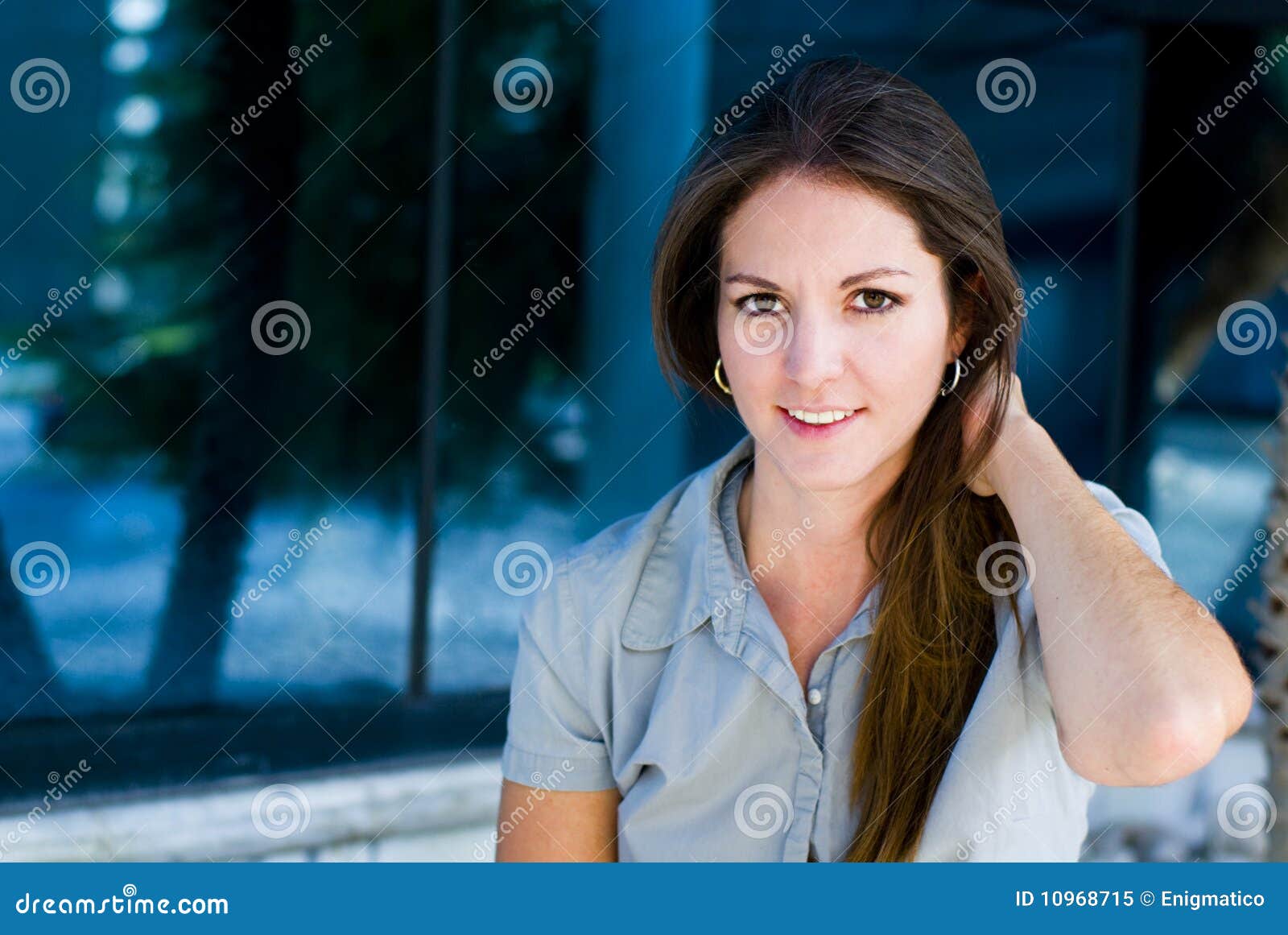 Mujer agradable imagen de archivo. Imagen de exterior - 10968715