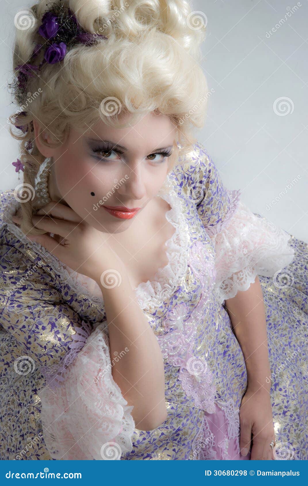 Mujer barroca del estilo foto de archivo. Imagen de vendimia - 30680298