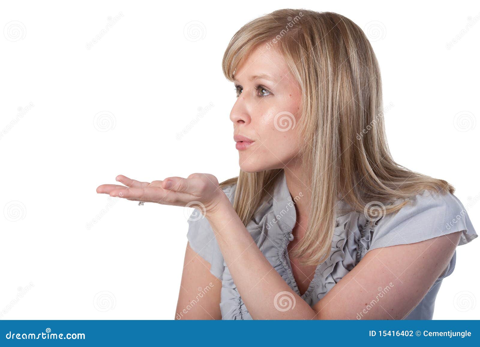 Mujer blosing un beso foto de archivo. Imagen de joven - 15416402