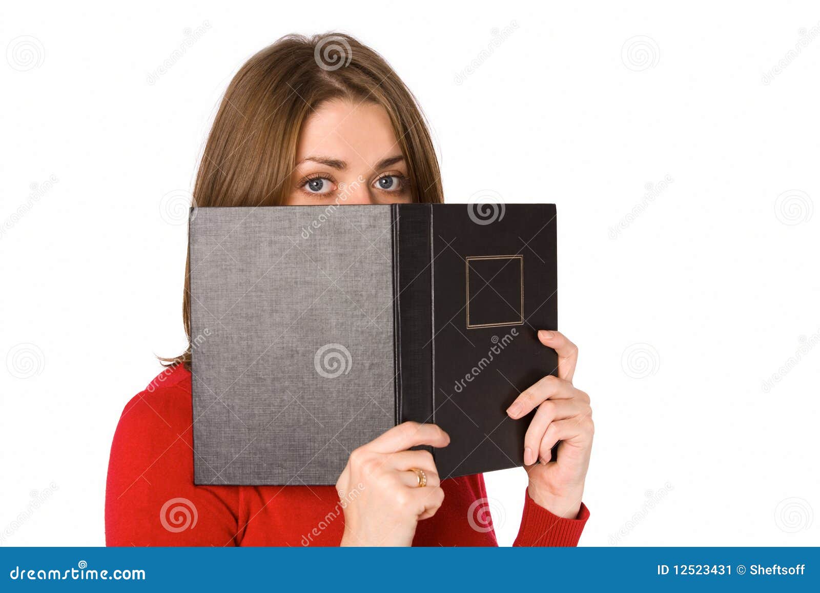 Mujer con el libro imagen de archivo. Imagen de rojo - 12523431