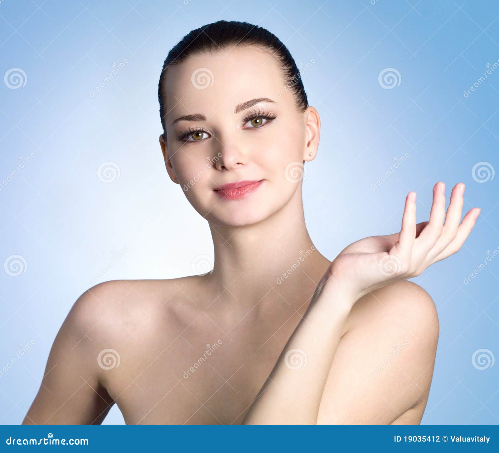 Mujer Con La Piel Limpia Sana Foto de archivo - Imagen de piel, palma ...