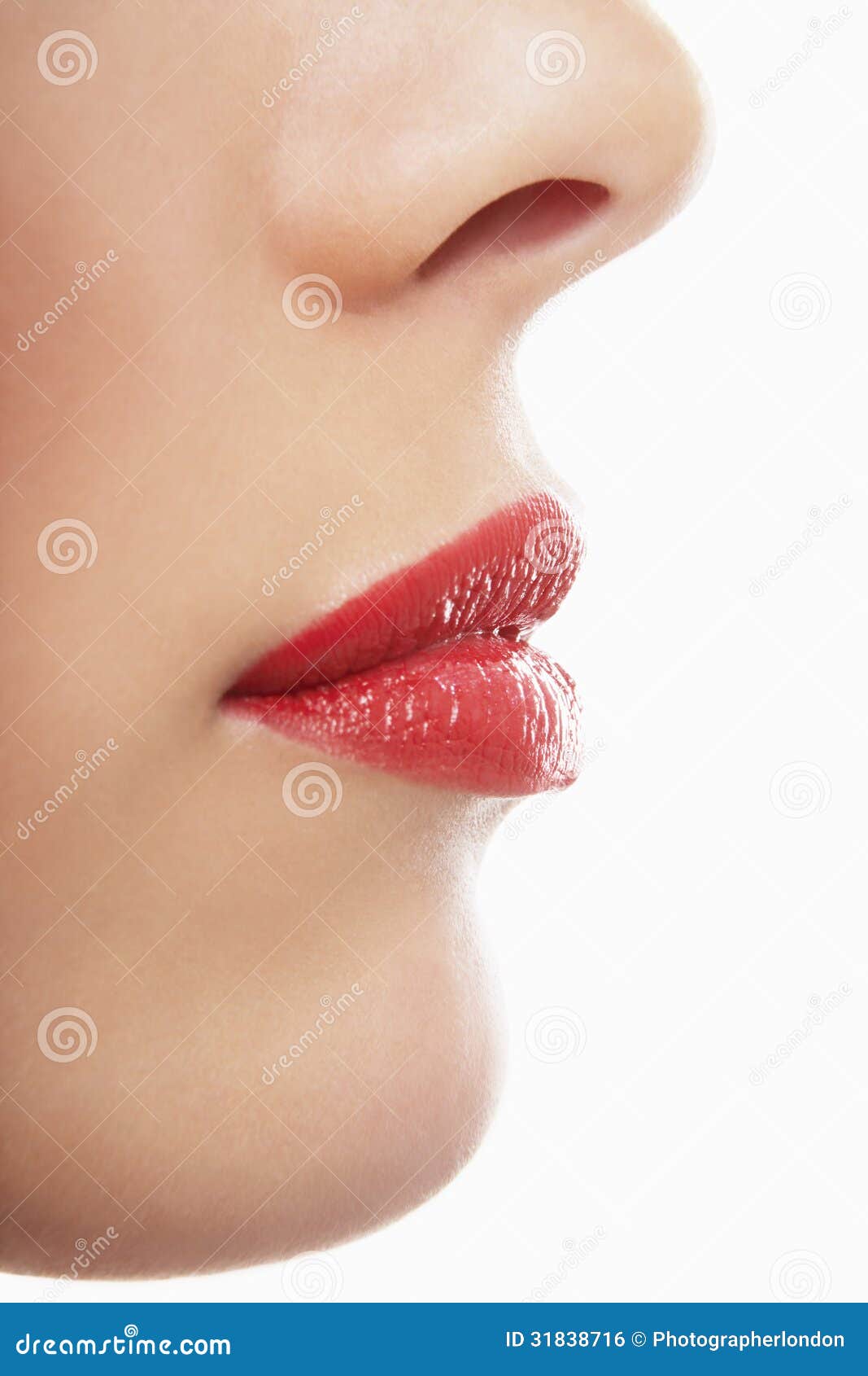 Mujer con los labios rojos foto de archivo. Imagen de sensual - 31838716