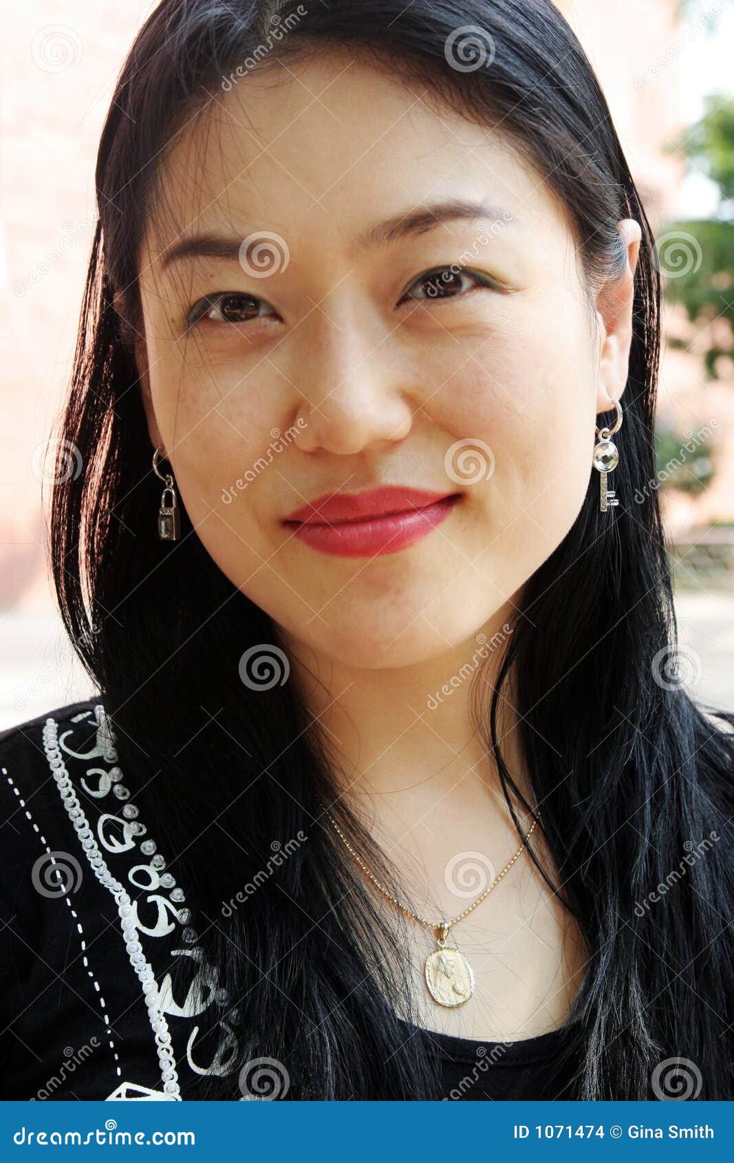 Mujer coreana foto de archivo. Imagen de hembra, agradable - 1071474