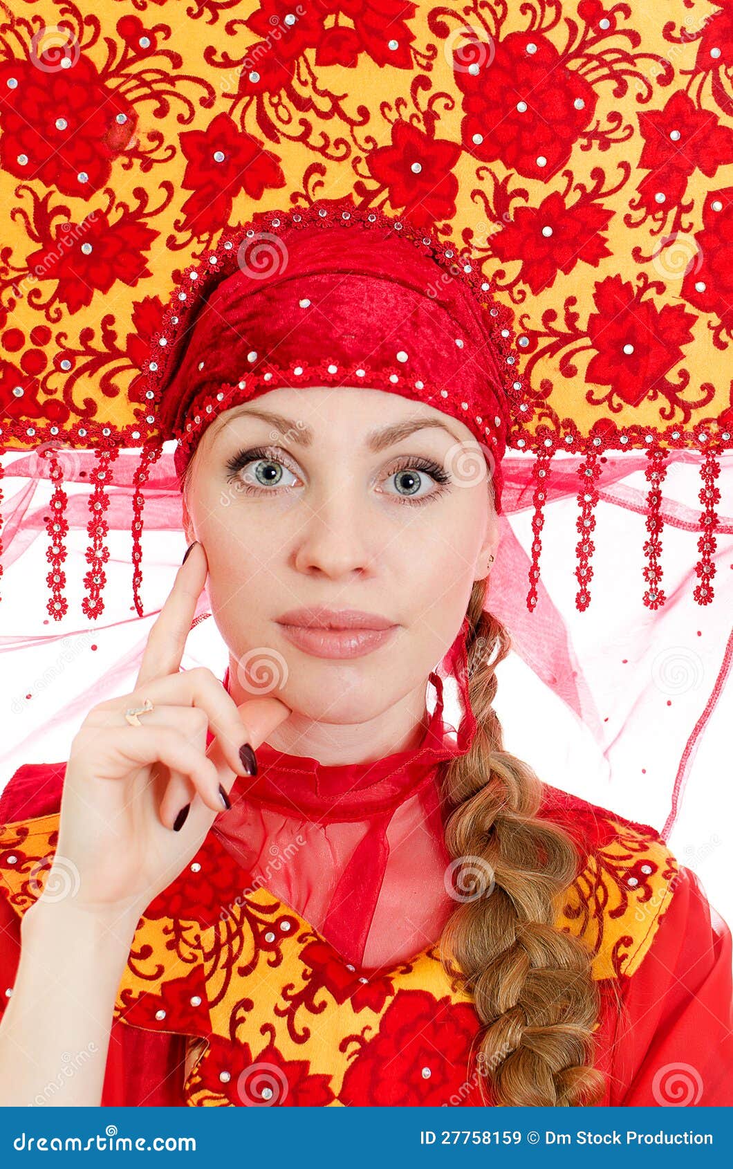 Mujer En La Ropa Tradicional Rusa. Imagen de archivo - Imagen de manera ...