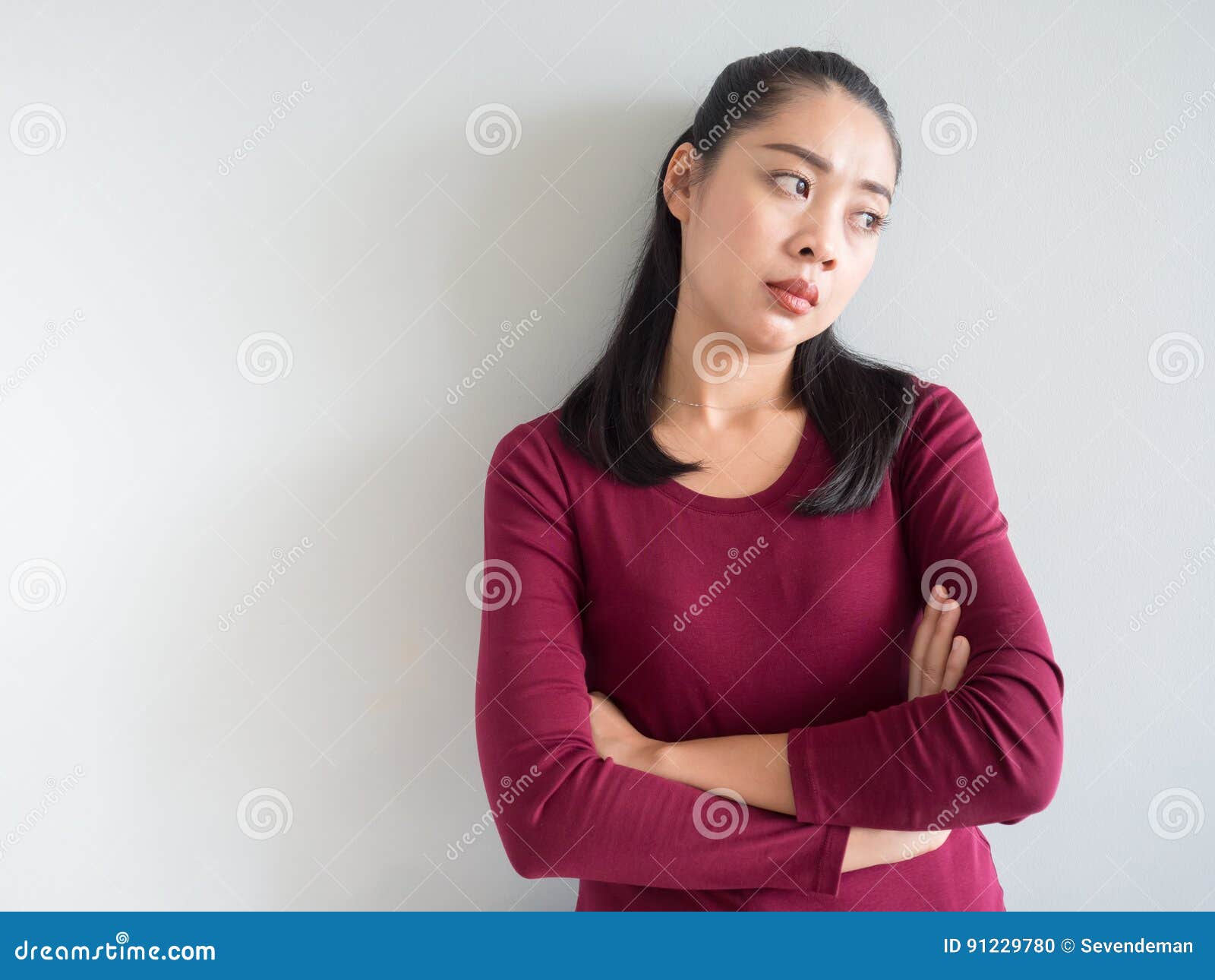 Mujer enfadada e infeliz foto de archivo. Imagen de celoso - 91229780