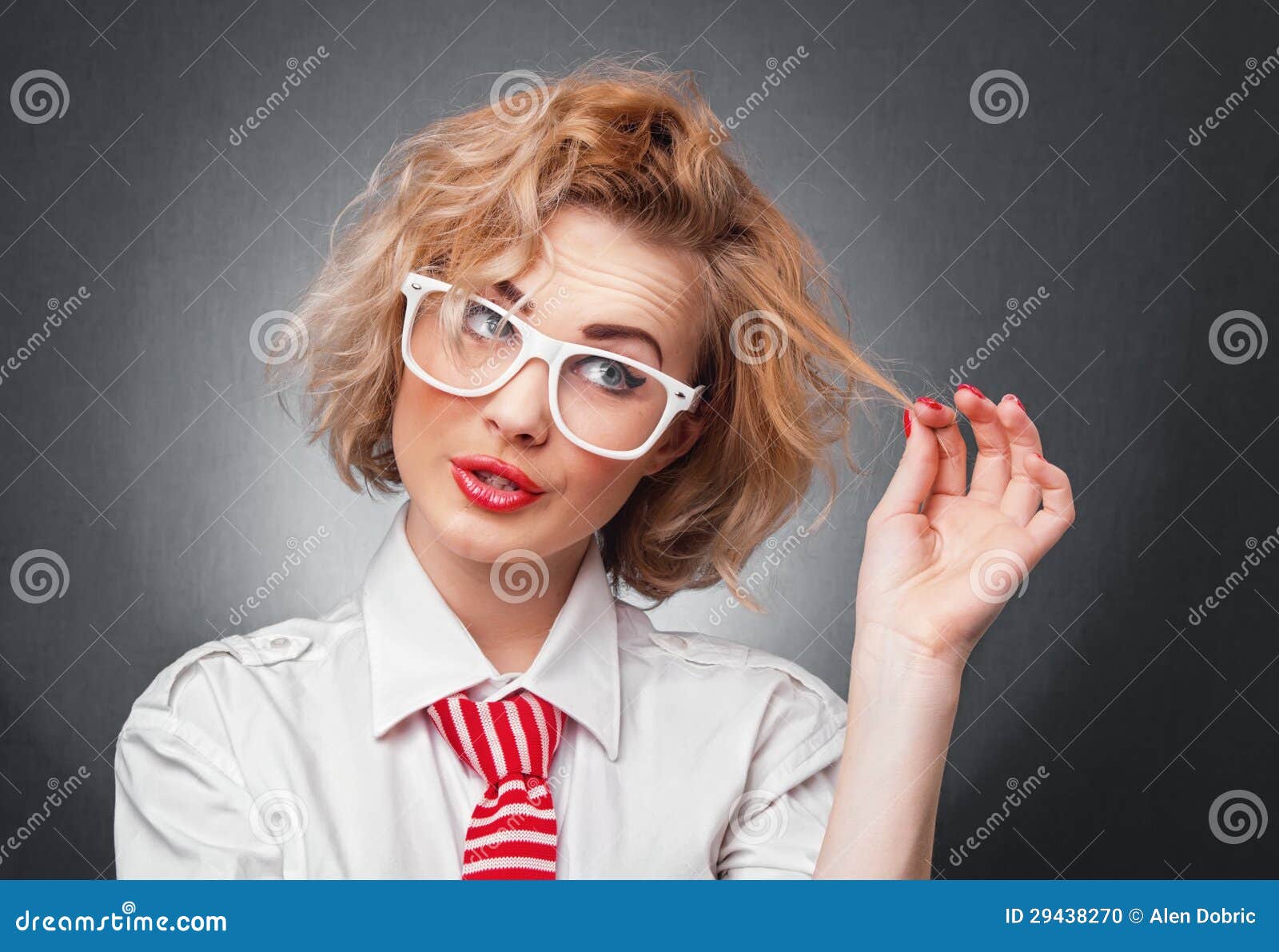 Mujer expresiva foto de archivo. Imagen de anteojos, modelo - 29438270