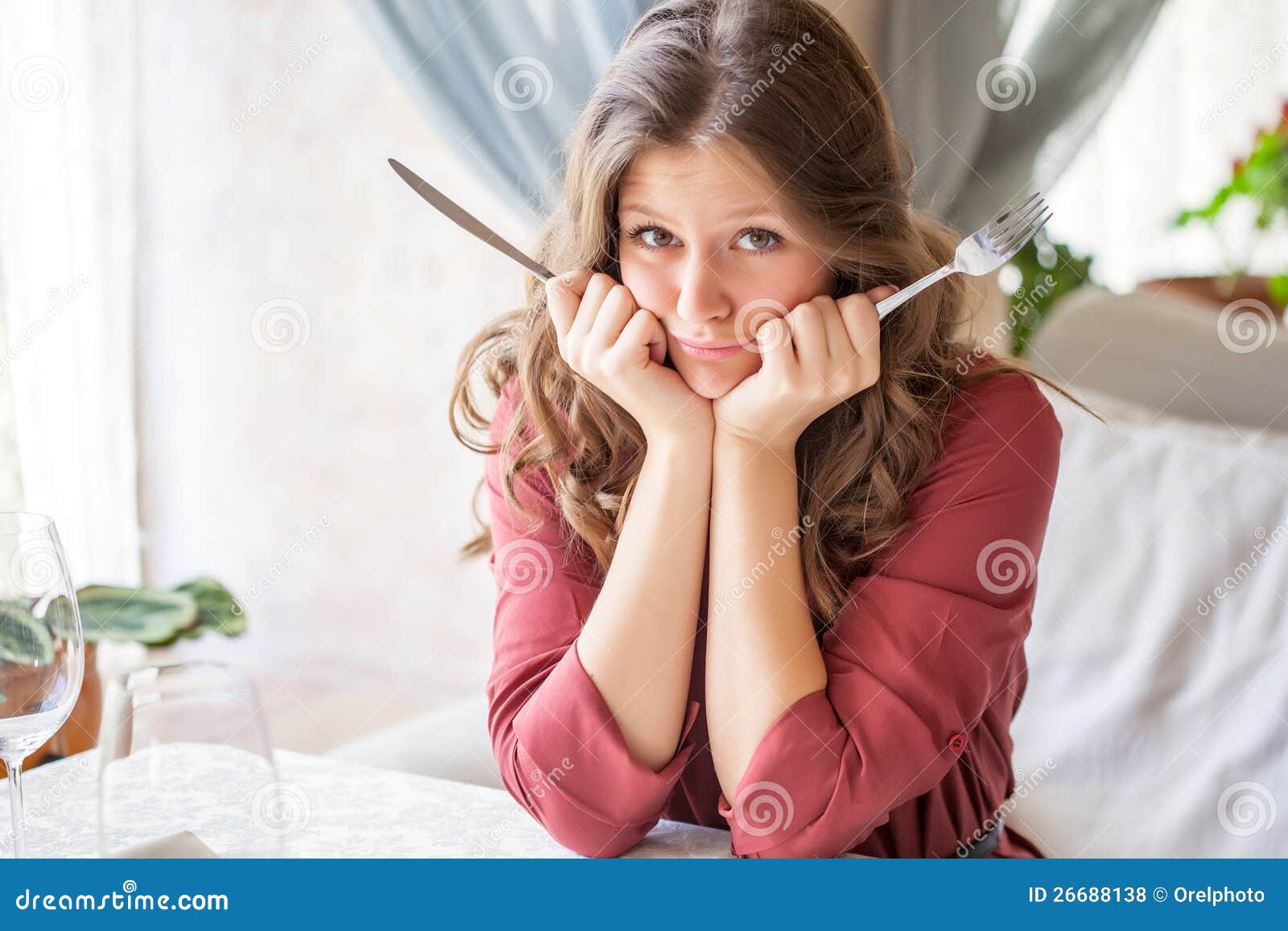 Mujer hambrienta foto de archivo. Imagen de refresco - 26688138