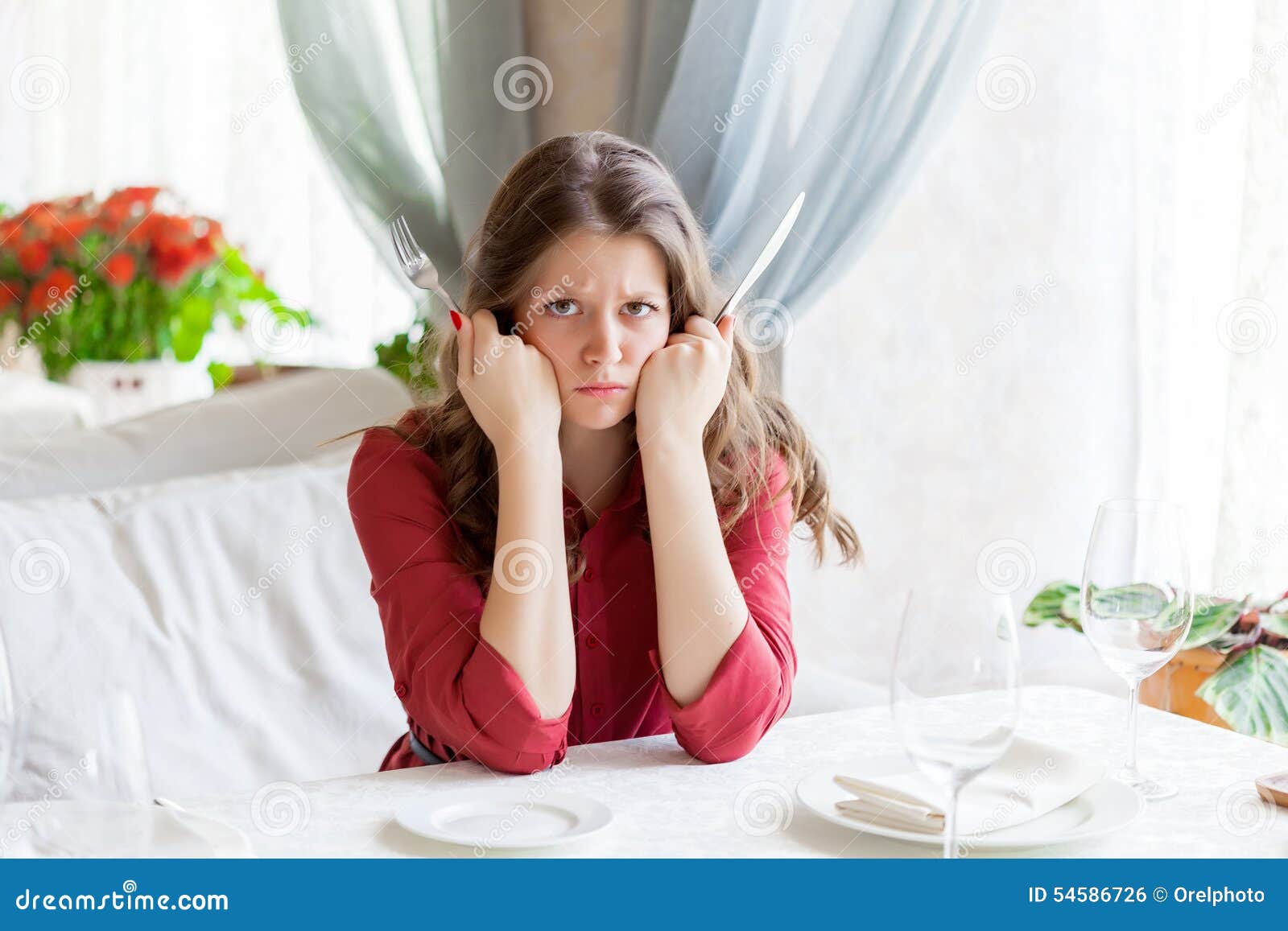 Mujer hambrienta foto de archivo. Imagen de atractivo - 54586726