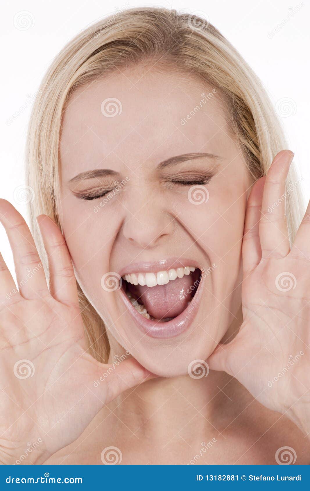 Mujer joven que grita imagen de archivo. Imagen de loco - 13182881